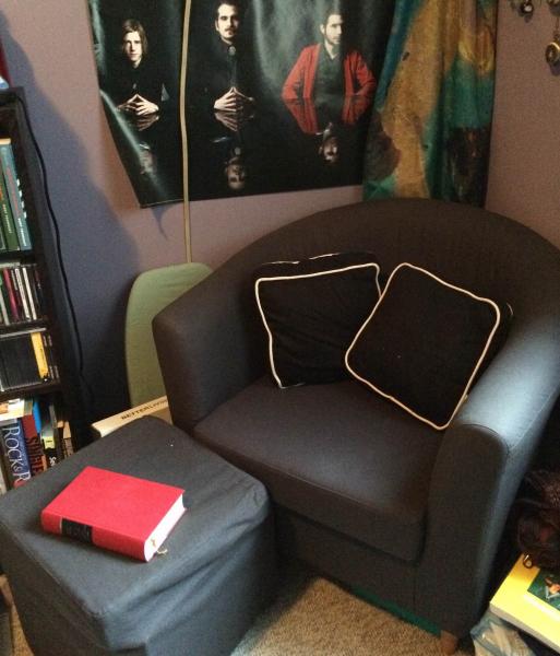 Shelfie #4: Navneet Nagra: Room Editors Show Off Their Reading Spaces ...